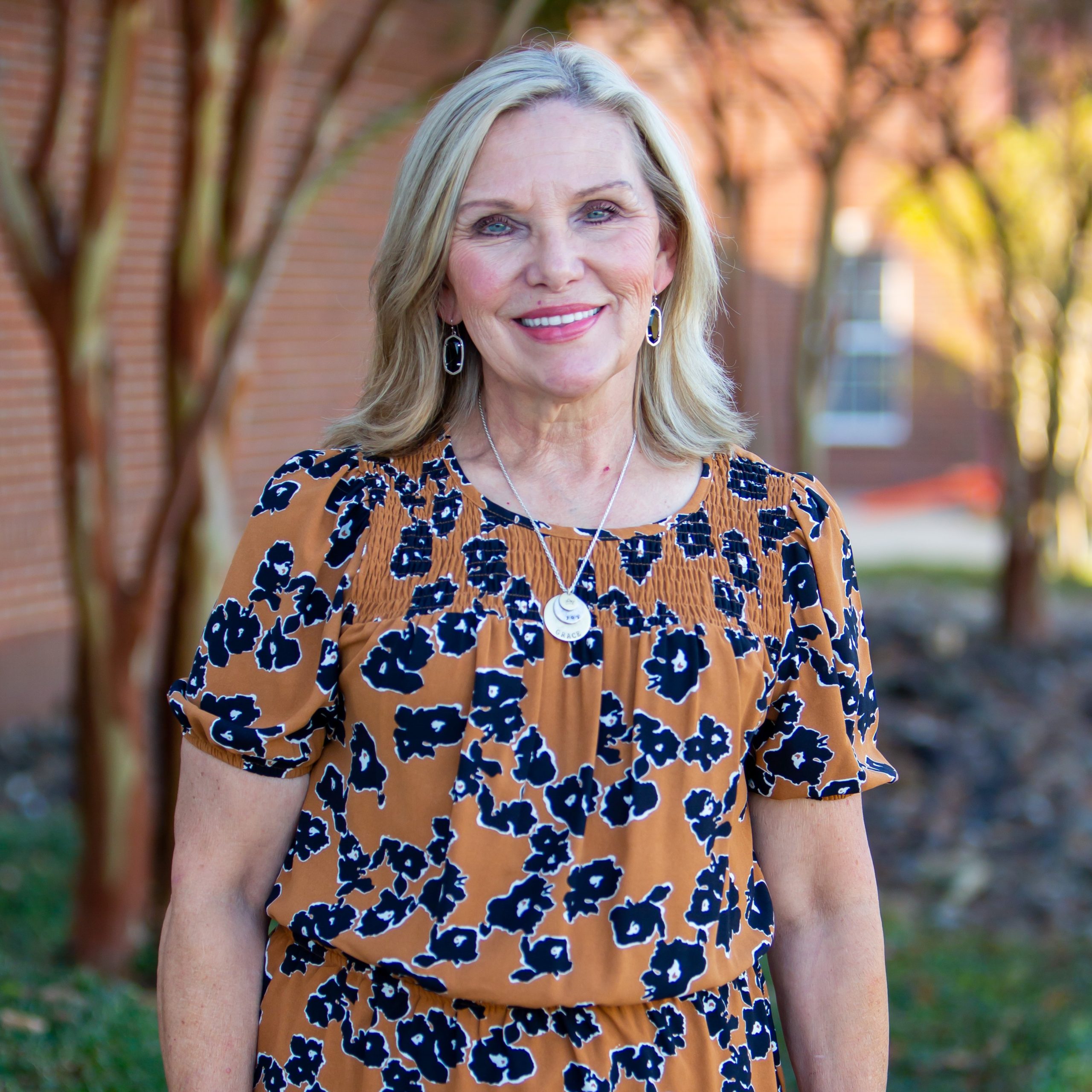 Lesa Dowdy - The Brook Hill School